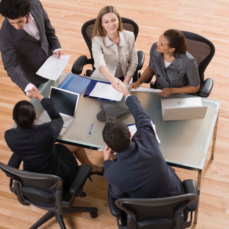 How to Introduce Yourself in a Meeting - EnkiVillage